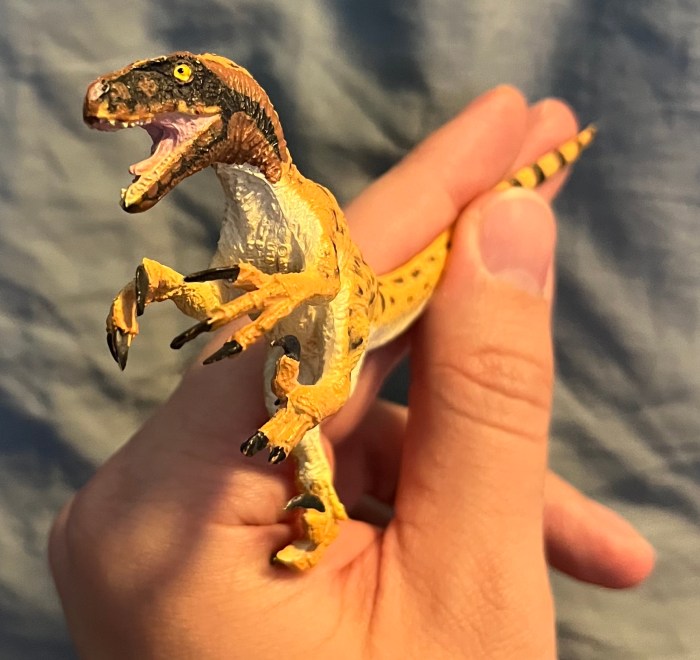 Utahraptor: A History – DINOSAURS AND BARBARIANS